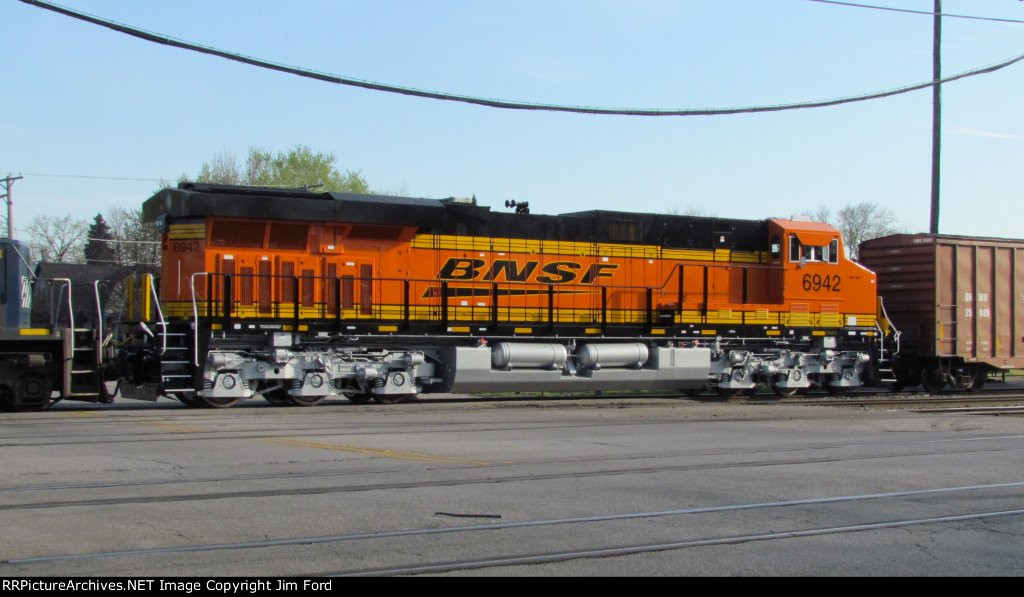 BNSF 6942